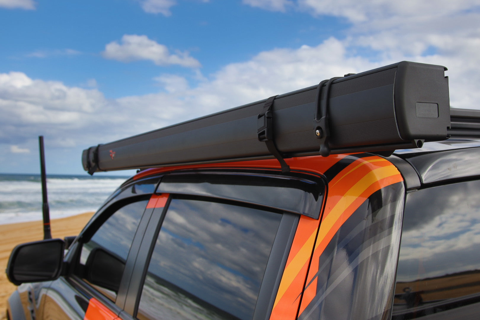 RAMPED UP ALUMINUM HARD SHELL AWNING 2.5MX2.5M – Ramped up 4x4